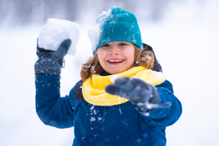 Snow Tip: Avoid the Eyes with Snowballs to Prevent Serious Vision ...